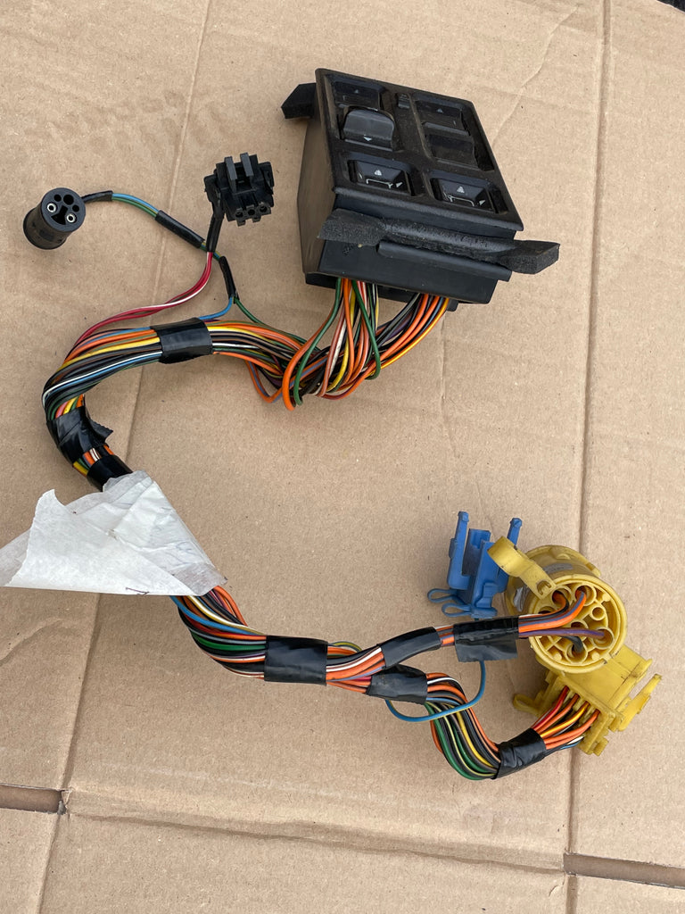 Daimler Jaguar XJ40 XJ6 90-92 3.2/4.0 Window Switch Drivers side front – Black Cherry Jaguar