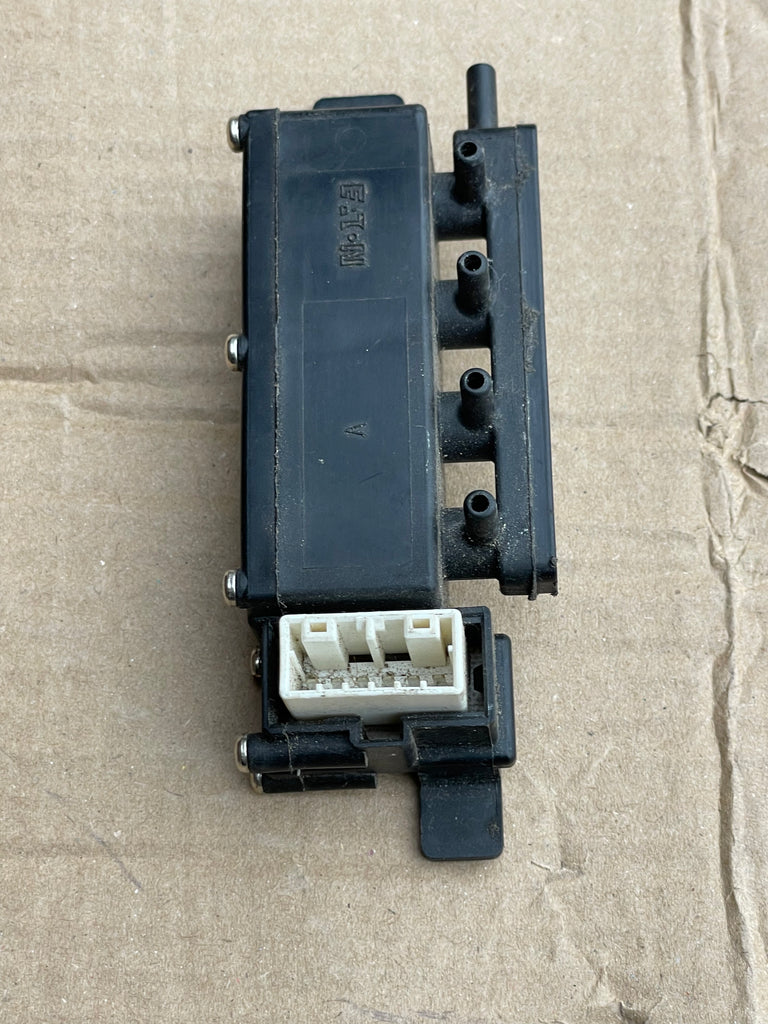 Jaguar XJ40 XJS 93-94 HVAC box a/c Heater vacuum 4 way solenoid valve ...