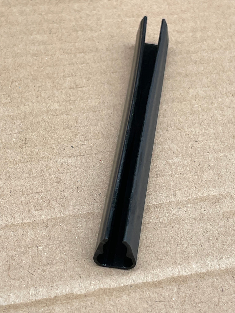 Jaguar X308 XK8 windscreen wiper Arm guide channel – Black Cherry Jaguar