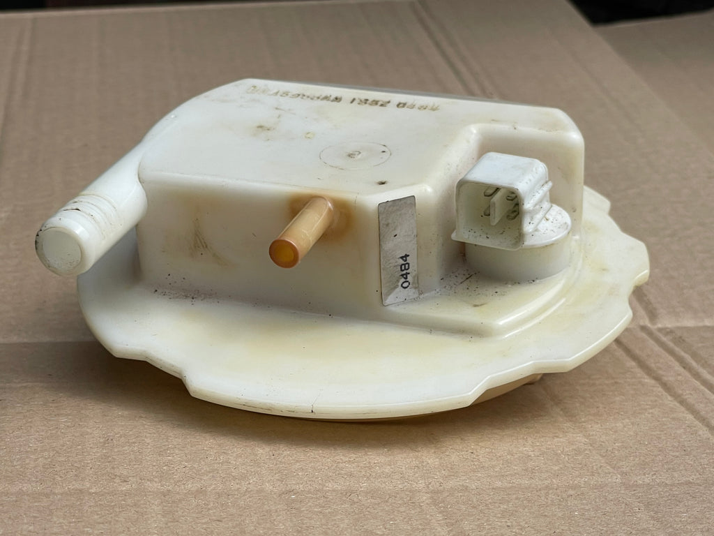 Daimler Jaguar XJS XJ40 XJ6 Evaporative Loss Flange fuel tank lid cove ...