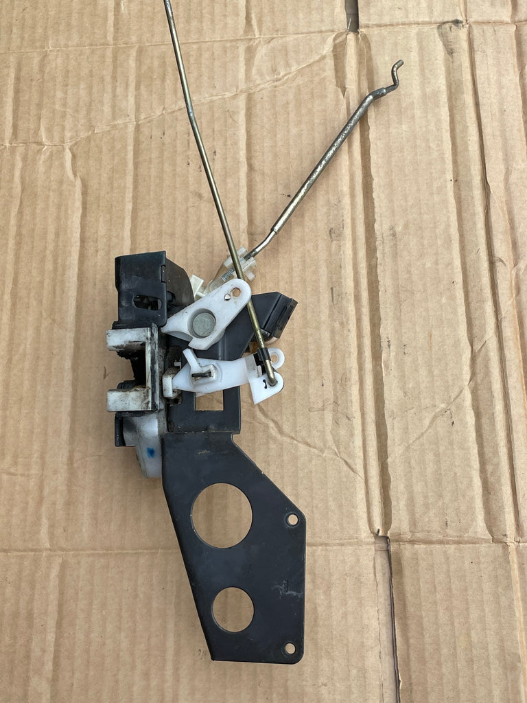 Jaguar XJ40 91-94 latch mechanism left front Door – Black Cherry Jaguar