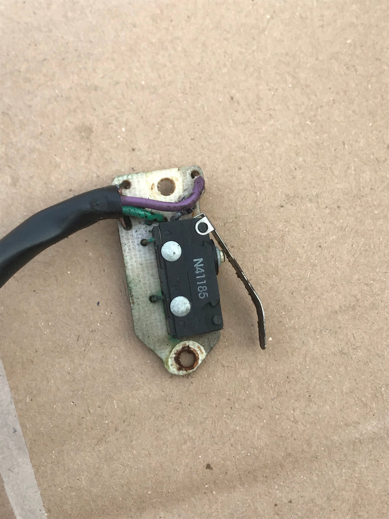 Jaguar XJ40 93-94 model Door Ajar switch OSR – Black Cherry Jaguar