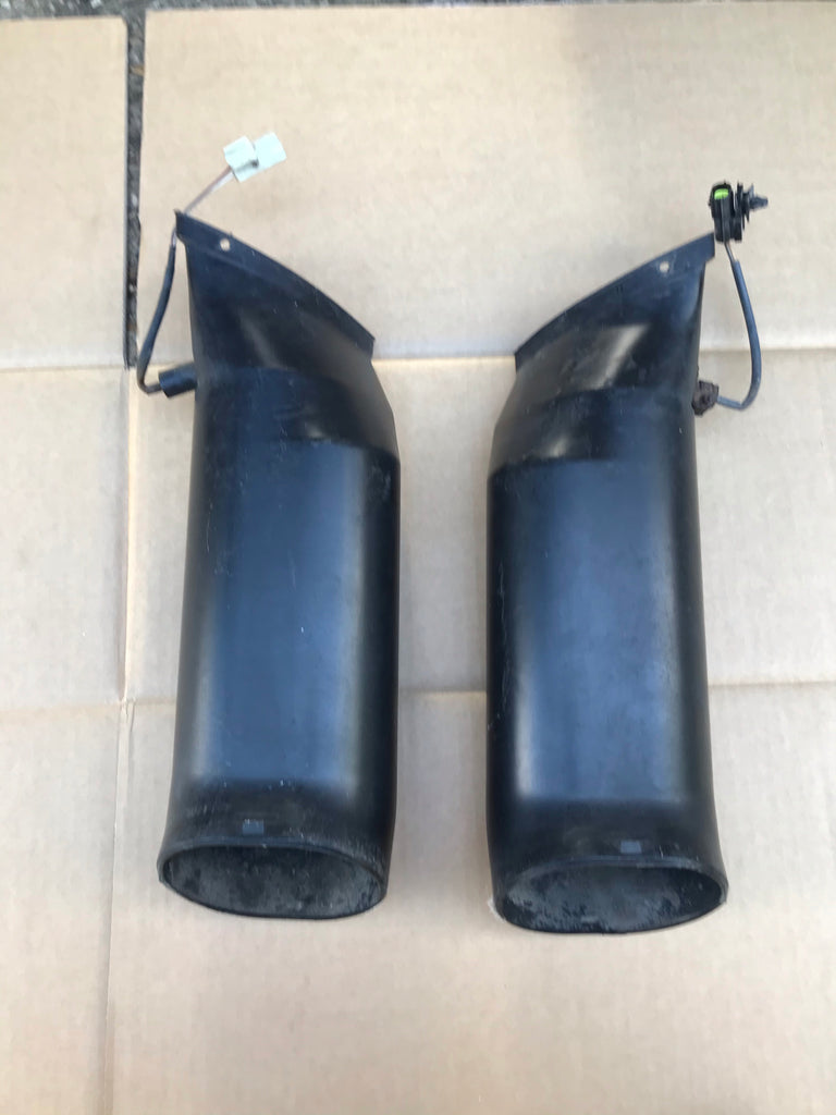 Jaguar X300 LH & RH Brake cooling air ducts – Black Cherry Jaguar