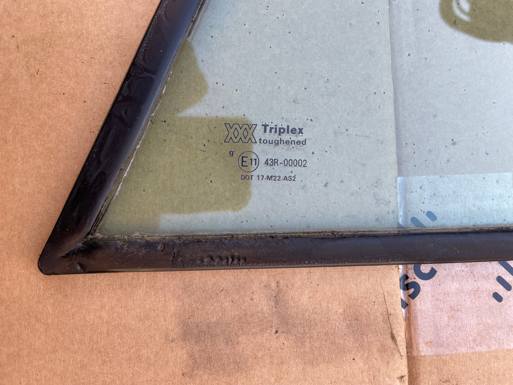 Jaguar XJS Pre facelift Right side rear quarter window glass – Black ...