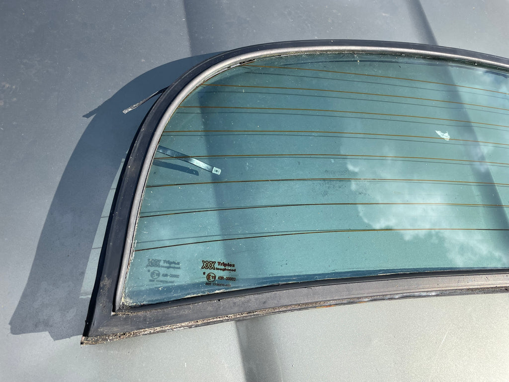 Jaguar XJS Pre facelift Rear screen window glass and rubber seal ...