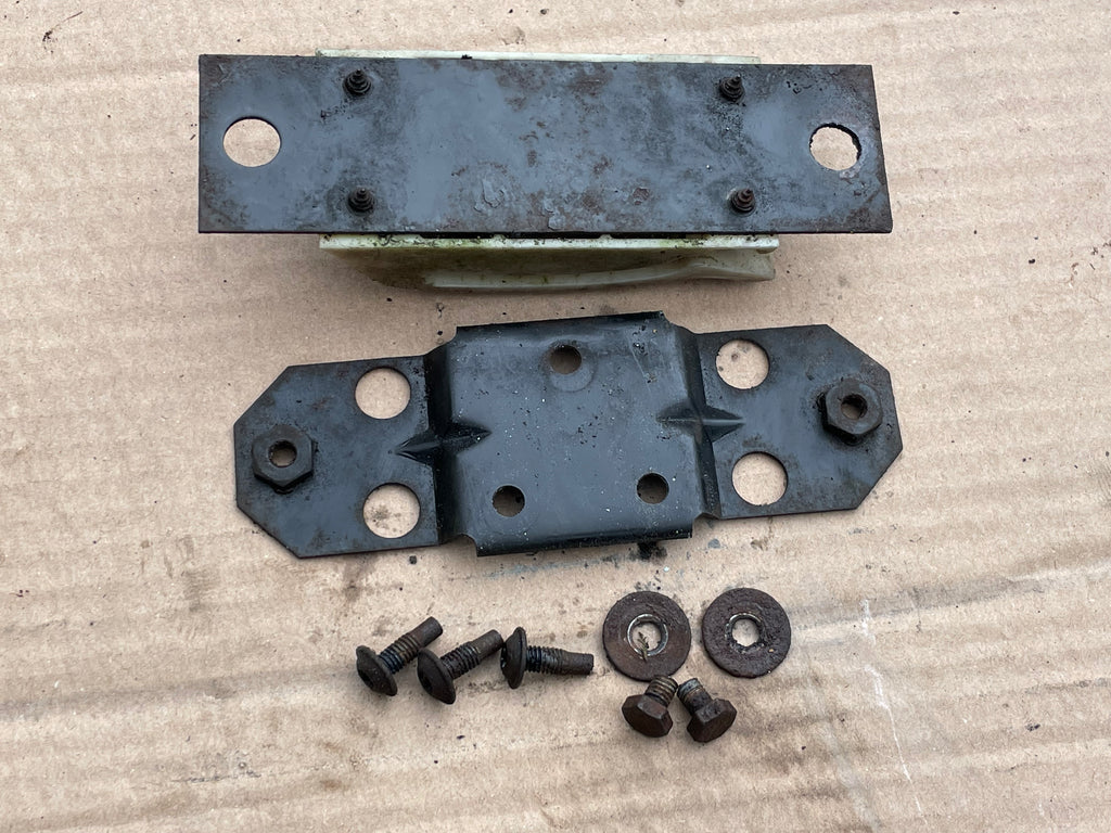 Jaguar XJ40 side Rear Bumper Bracket Mount x1 – Black Cherry Jaguar