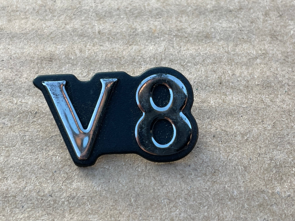 Jaguar X308 XJ8 v8 B post Badge – Black Cherry Jaguar