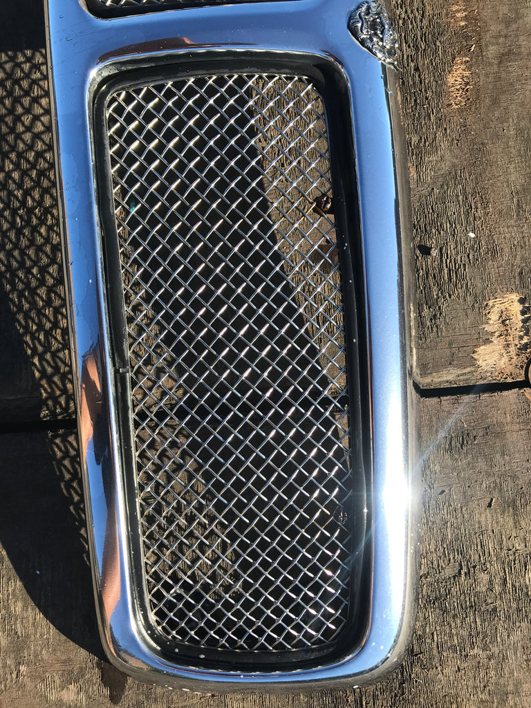 Jaguar X300 XJR Mesh grill stainless surround – Black Cherry Jaguar