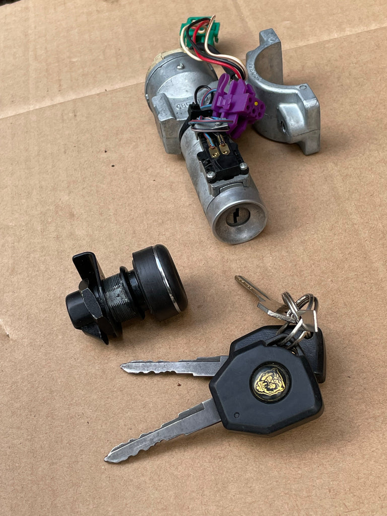 Jaguar XJ40 86-89 early models Ignition lock barrel and keys plus glov ...