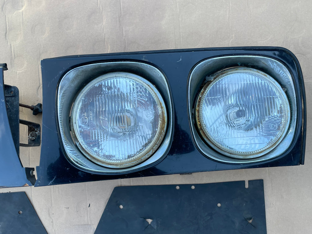 Jaguar XJ40 XJ6 Quad Lamps set with black surrounds & Rubber backing ...