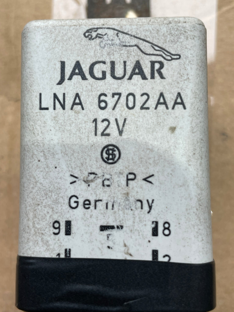 Jaguar X300 XJ40 94-97 Cooling Fan Relay LNA6702AB REFURBISHED – Black ...