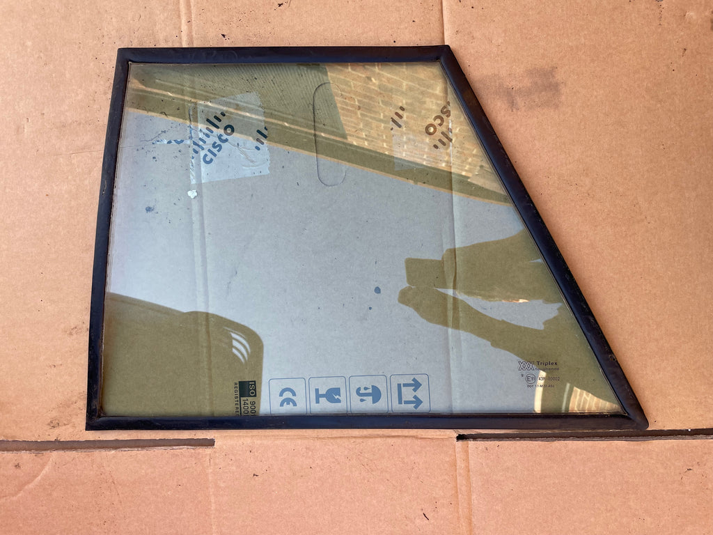 Jaguar XJS Pre facelift Left side rear quarter window glass – Black ...