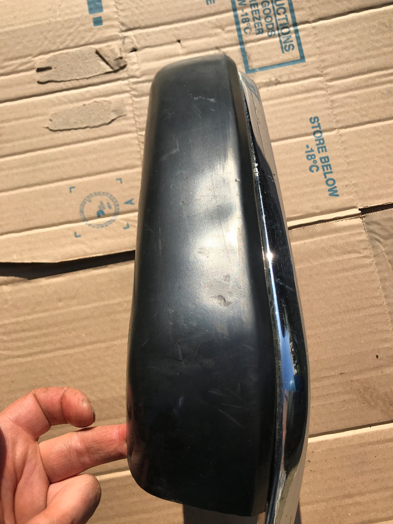 Jaguar XJS RH Front bumper side & Chrome – Black Cherry Jaguar